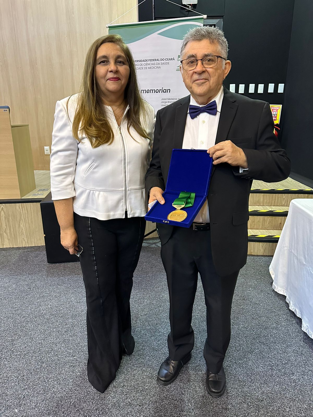 Professor da Uece Marcelo Gurgel recebe Medalha de Honra ao Mérito ...